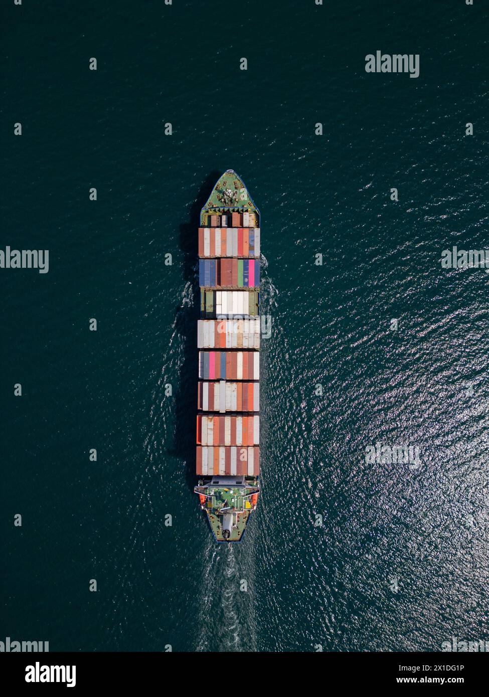 Truck moves shipping container hi-res stock photography and images - Alamy