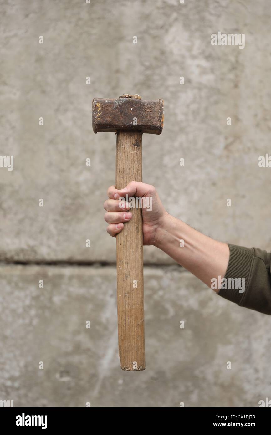 Sledge hammer wall hi-res stock photography and images - Alamy