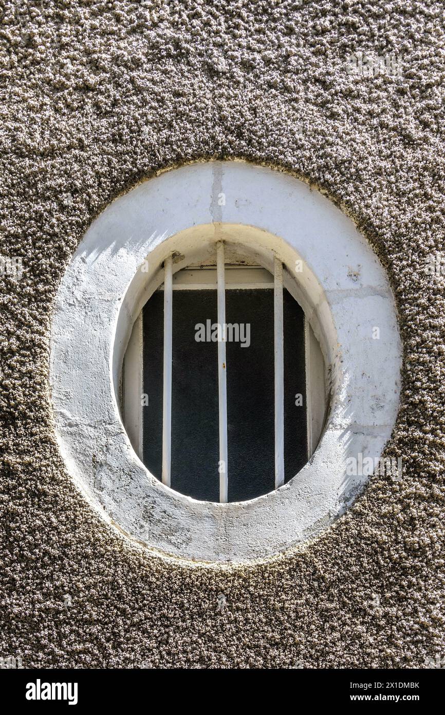 Window opening bars in hi-res stock photography and images - Alamy