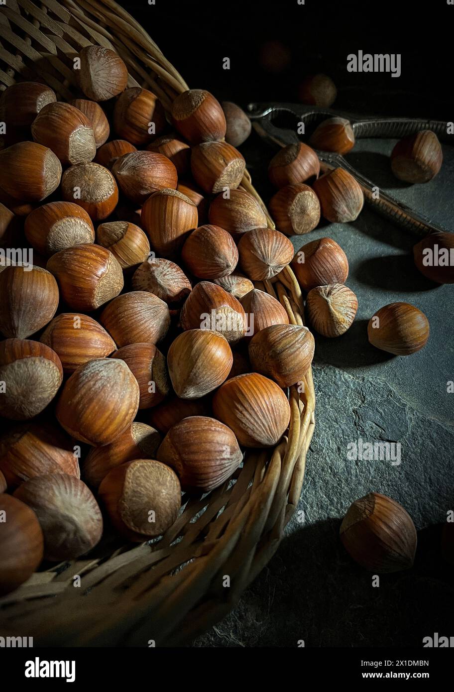 Hazelnuta in shells hi-res stock photography and images - Alamy