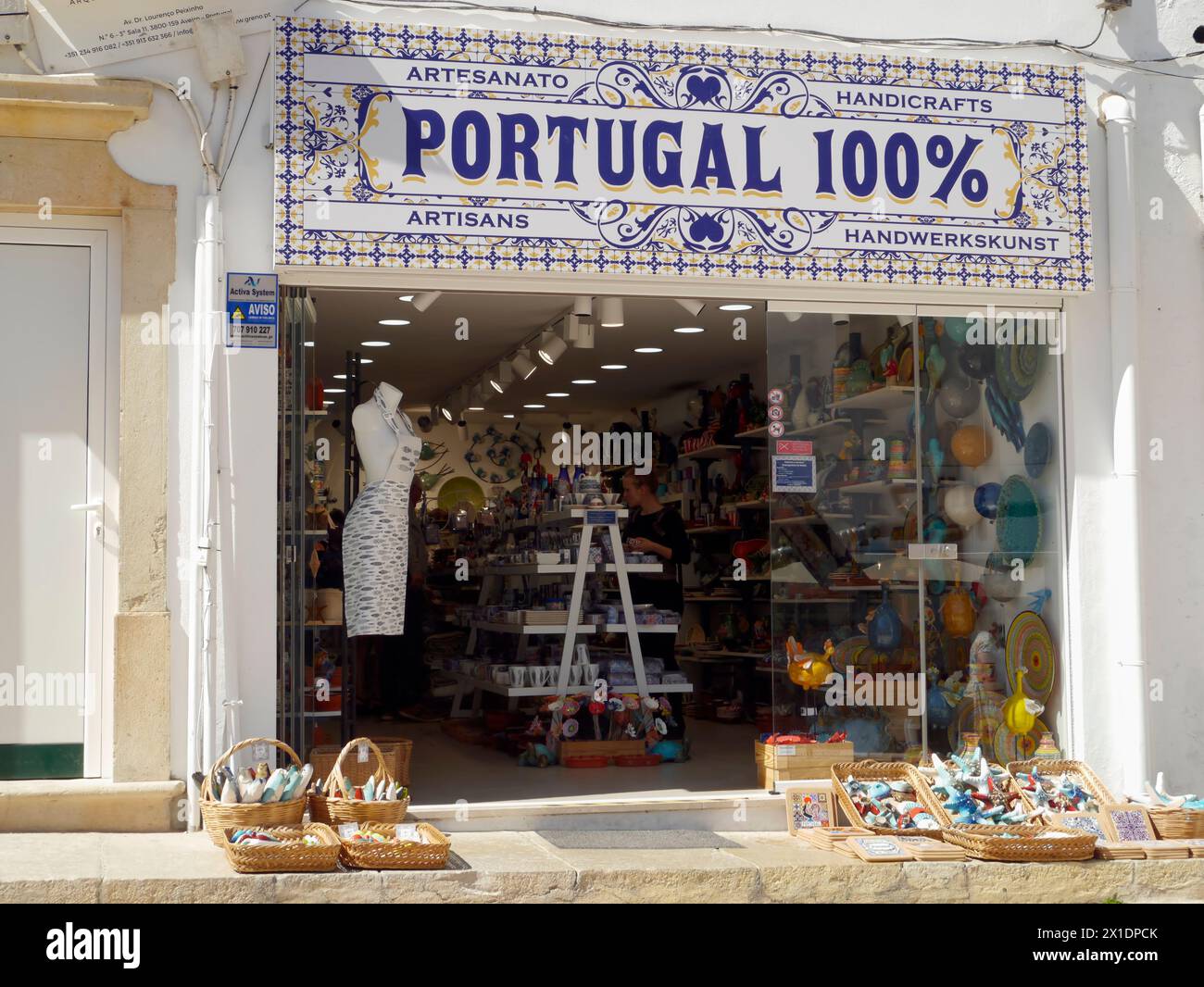 Albufeira tourist souvenir shop hi-res stock photography and images - Alamy