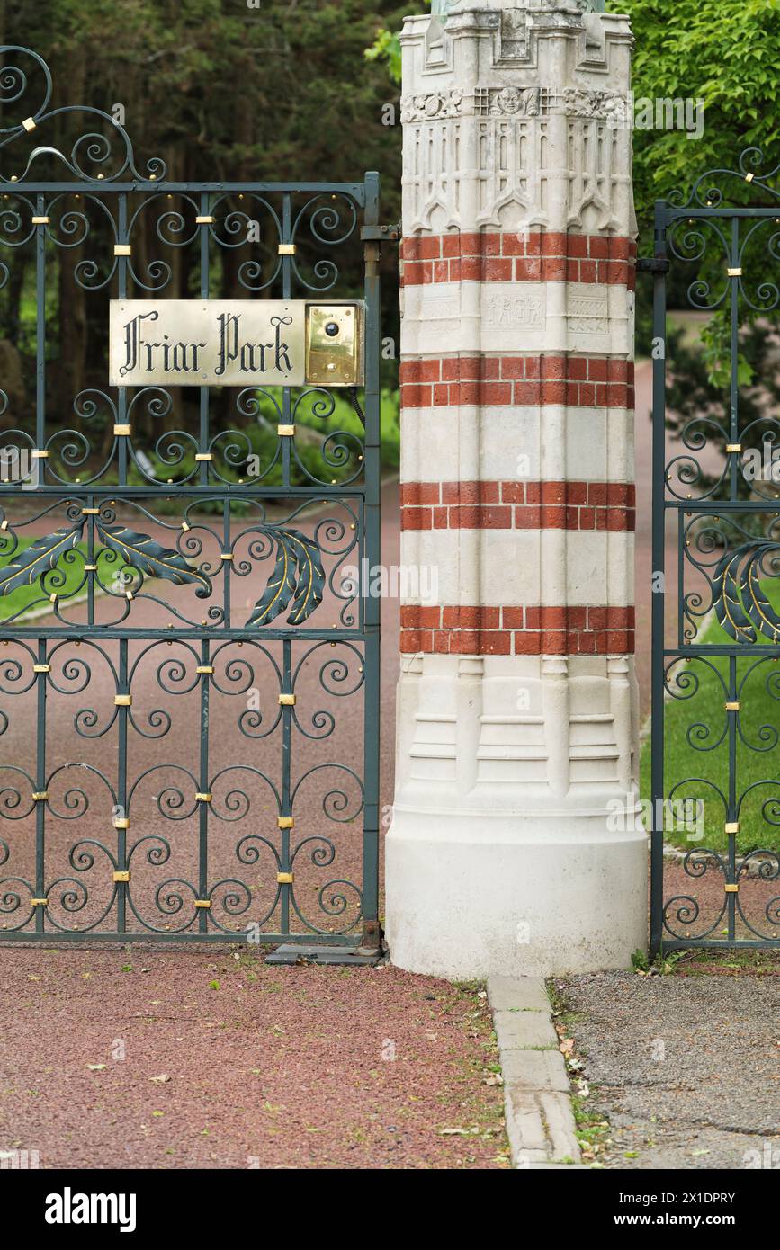 The entrance to Friar Park, one-time home of Beatle George Harrison ...