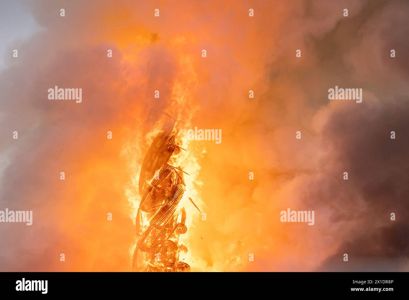 The dragon spire of the Stock Exchange is on fire in Copenhagen on ...