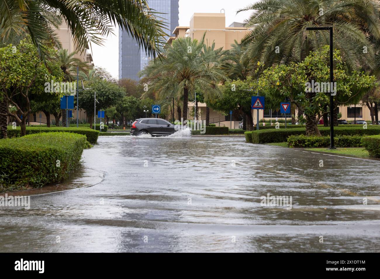 Dubai street flooded hi-res stock photography and images - Alamy