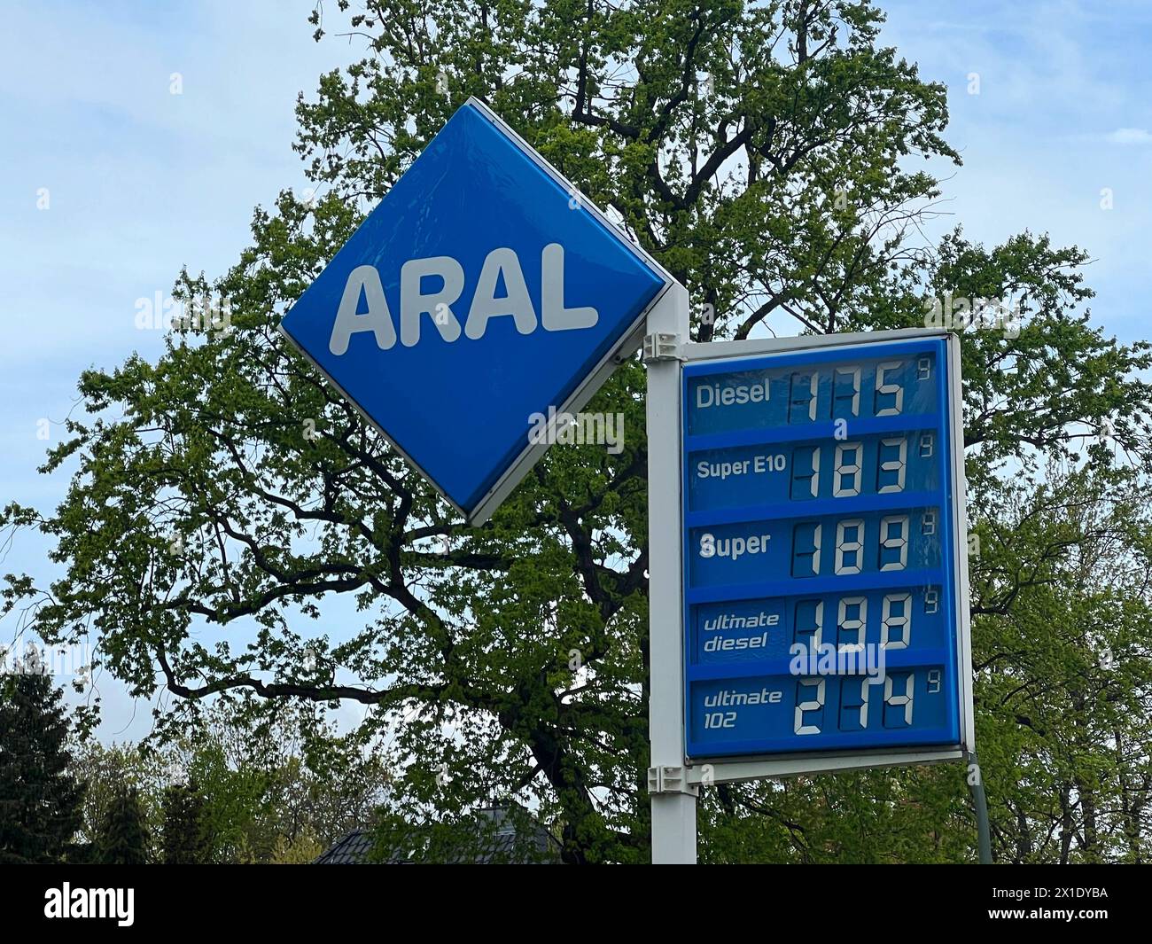 Tankstelle ARAL Preistafel Tanken *** Petrol station ARAL price board ...