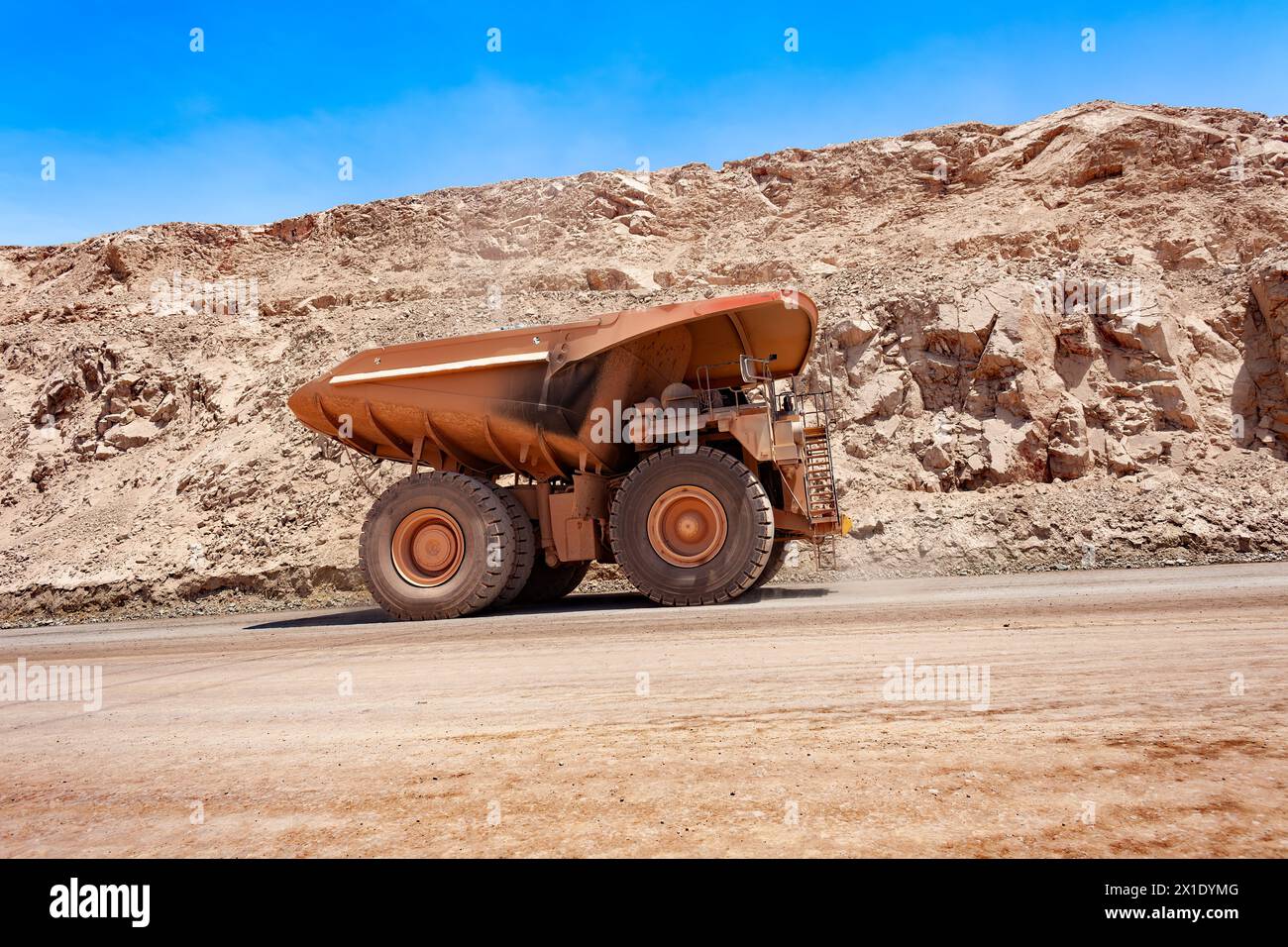 American heavy equipment hi-res stock photography and images - Alamy