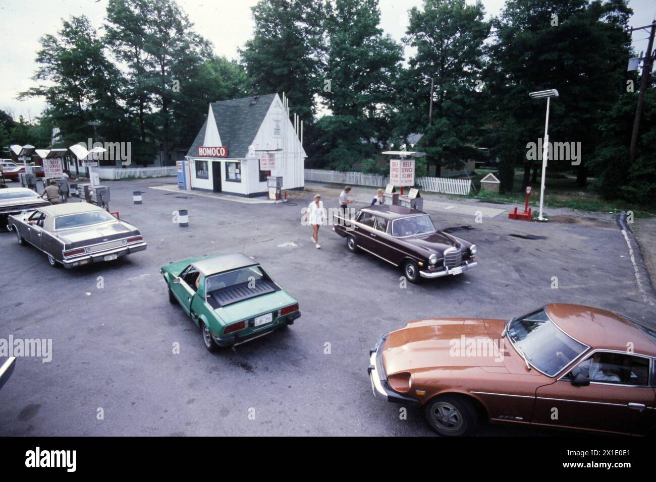 Gas station in June 1979 Photo by Dennis Brack bb90 Stock Photo - Alamy