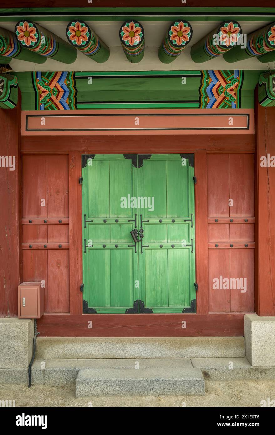 Seoul, South Korea - Gyeongbokgung Palace building door in detail Stock ...