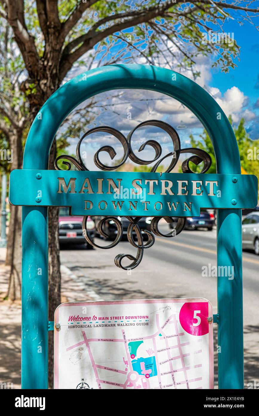 Downtown main street retro hi-res stock photography and images - Alamy