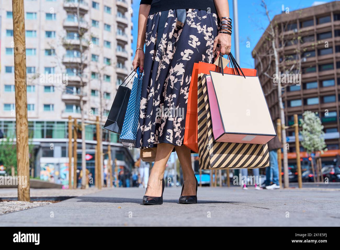 Women in skirt legs hi-res stock photography and images - Alamy