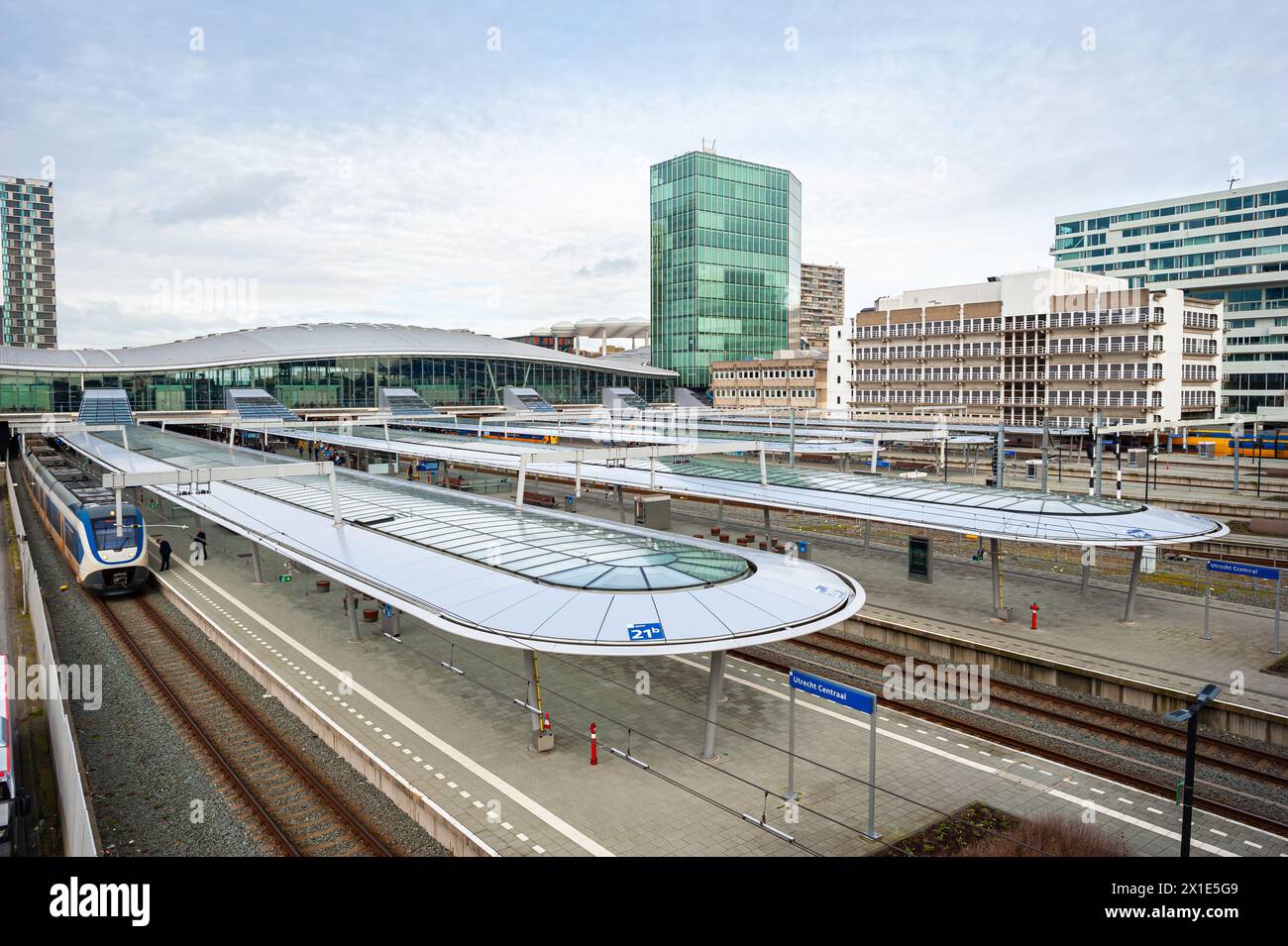 Platforms on Utrecht Central Station, The Netherlands Stock Photo - Alamy