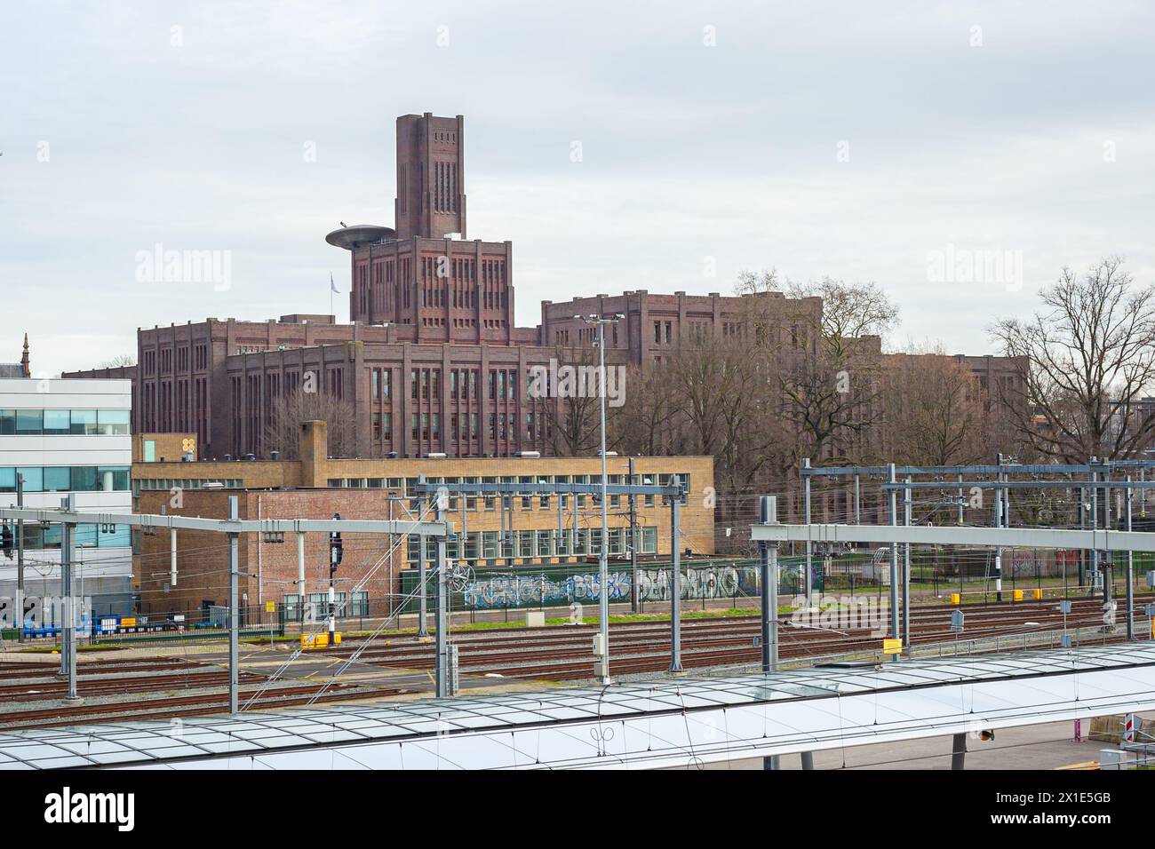 Largest brick building in the Netherlands named "Inkpot" near Utrecht ...