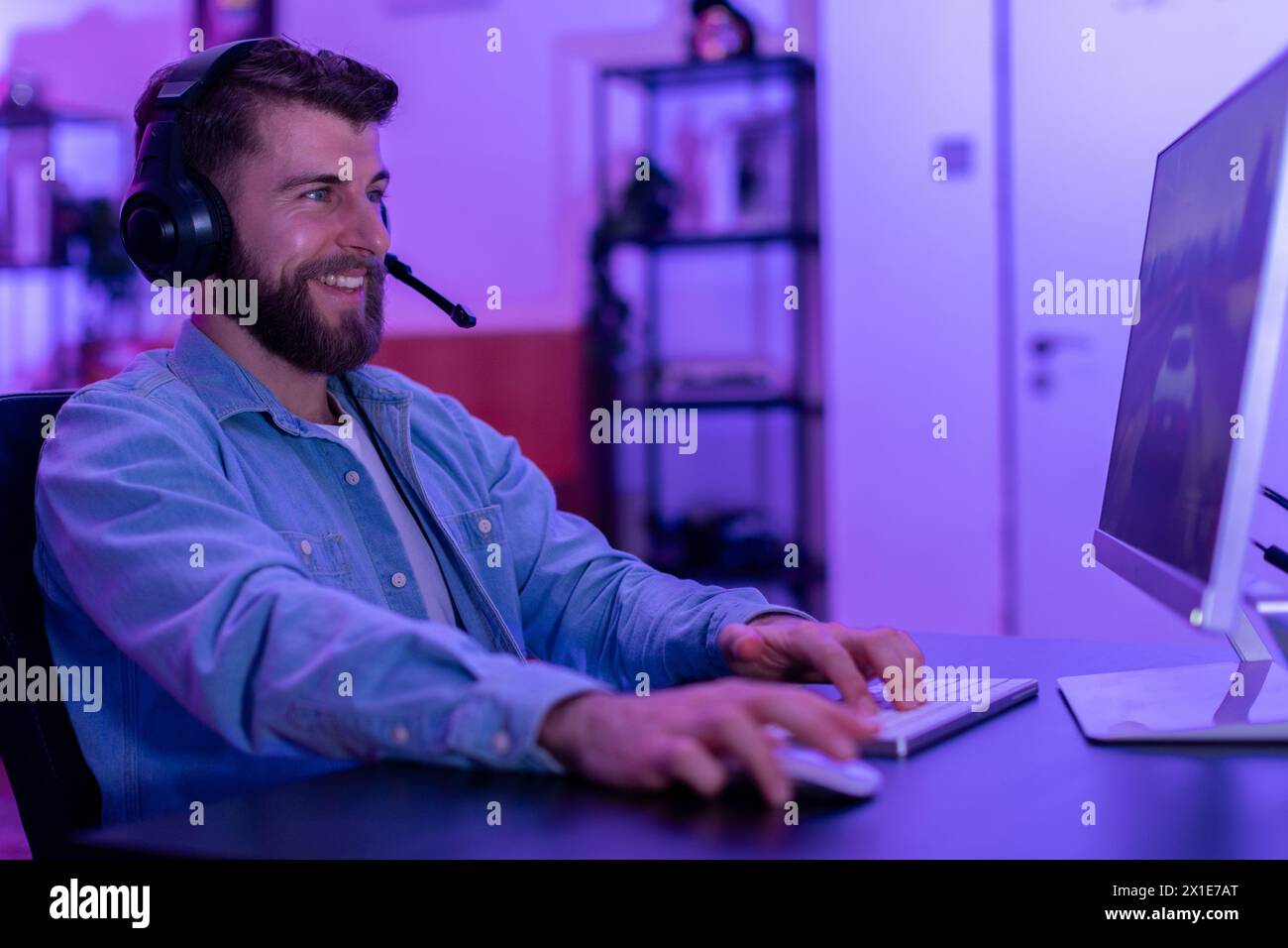 Gaming night home hi-res stock photography and images - Alamy
