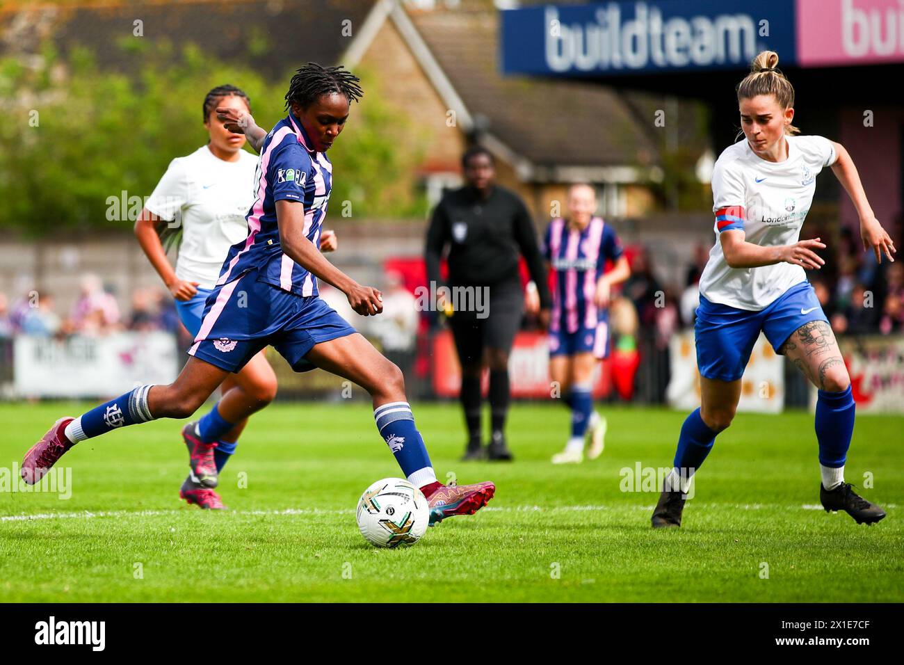 Shakira Kafoero Roberts in action against Enfield Town Stock Photo - Alamy