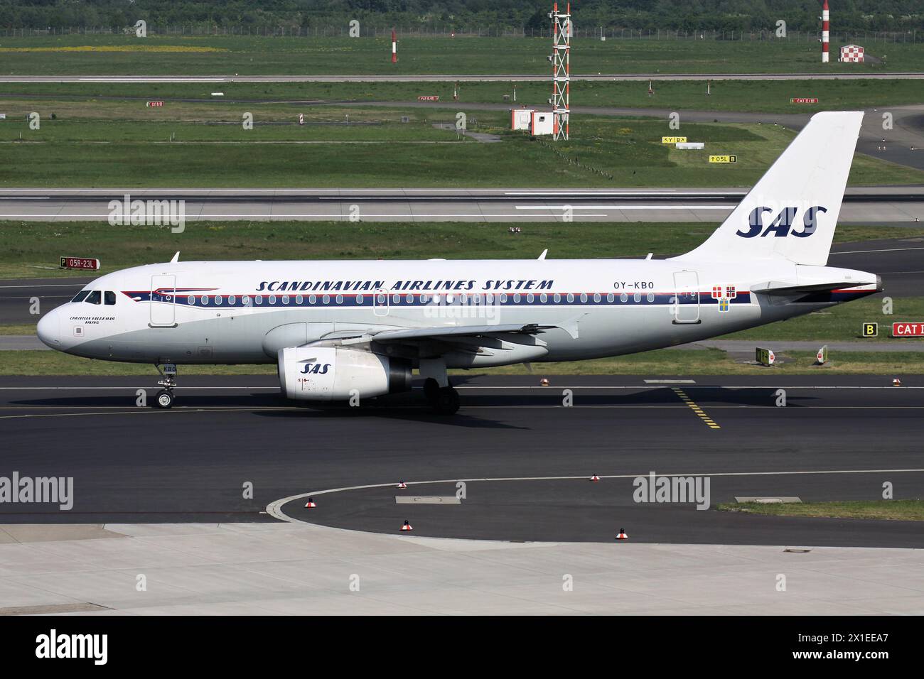 Scandinavian Airlines SAS Airbus A319-100 with registration OY-KBO in ...