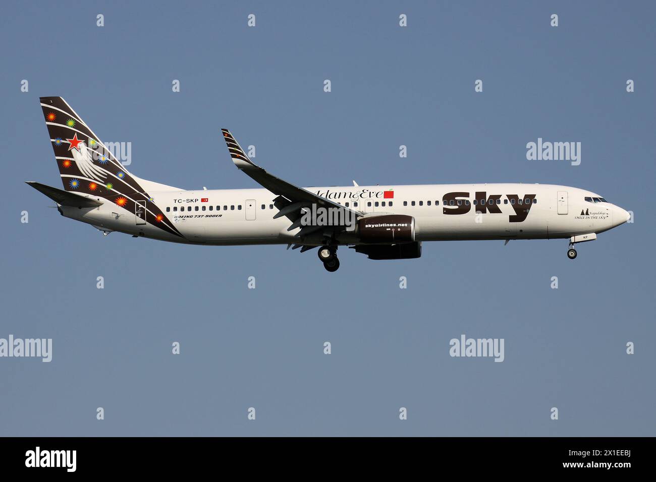 Turkish Sky Airlines Boeing 737-900 with registration TC-SKP on final ...