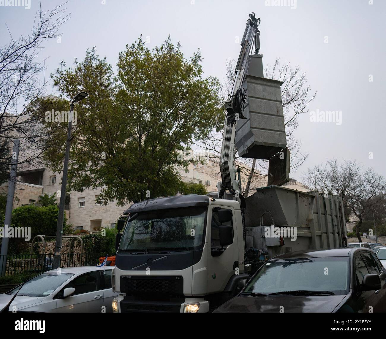 Waste truck israel hi-res stock photography and images - Alamy