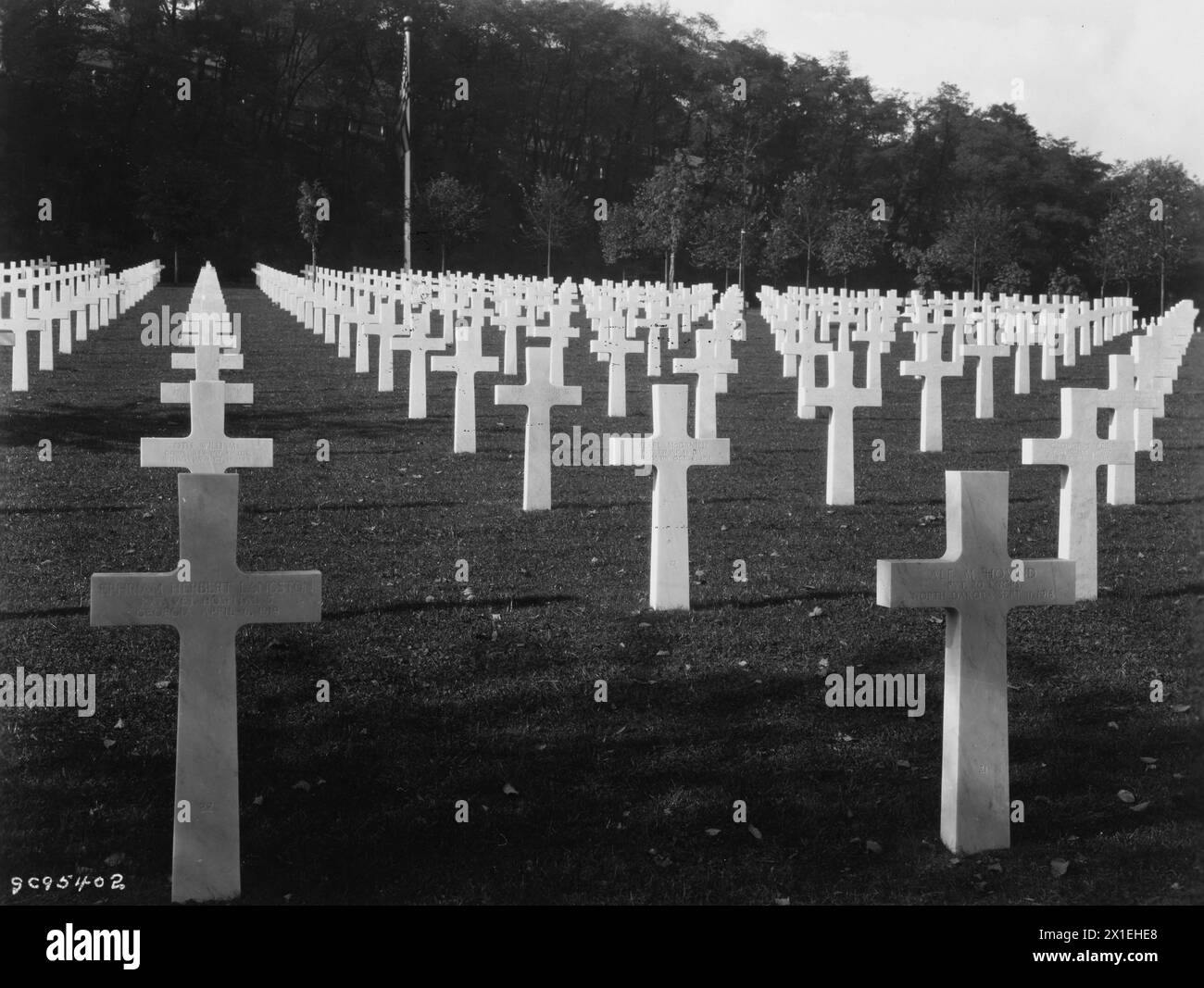 Suresnes american cemetery hi-res stock photography and images - Alamy