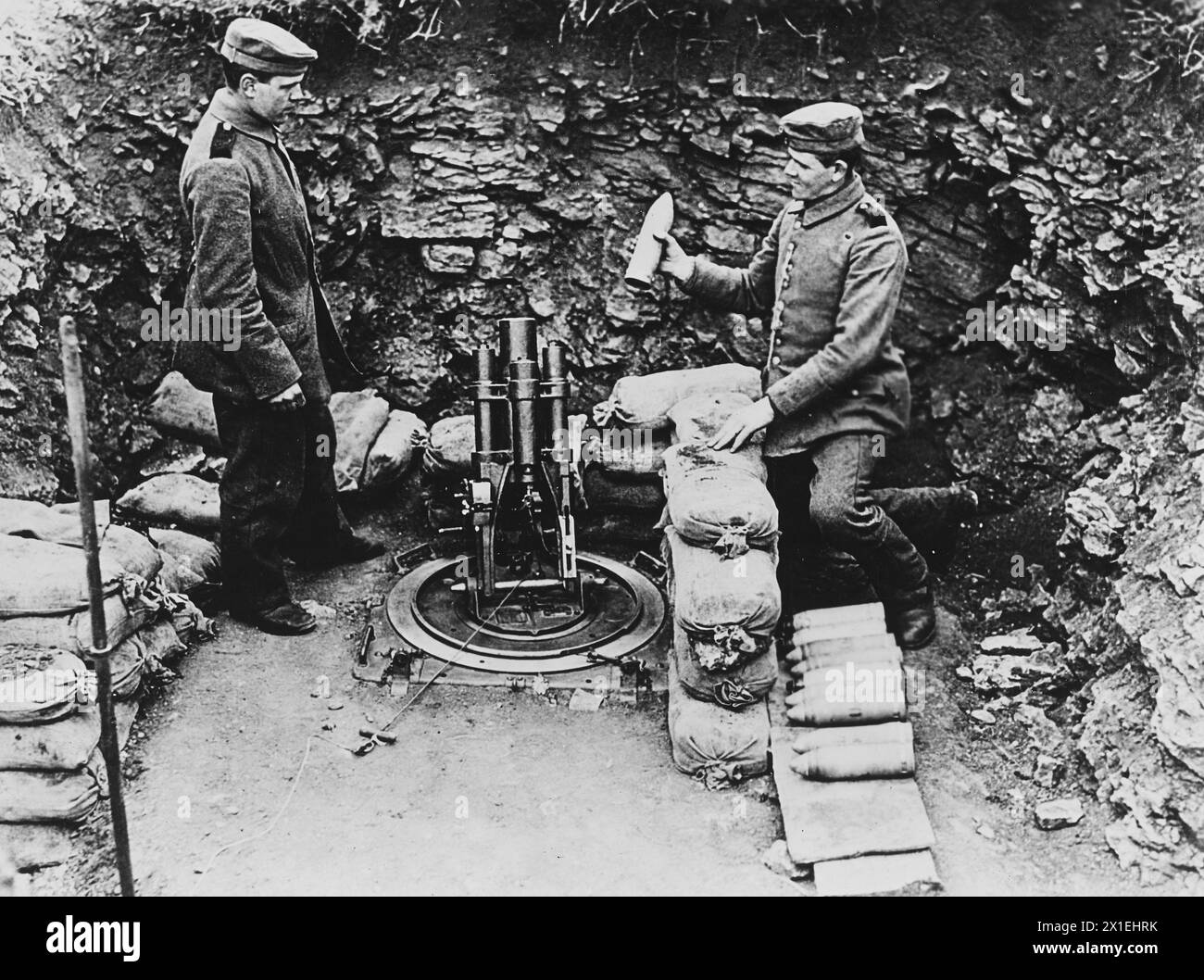 World war soldiers firing shells hi-res stock photography and images ...