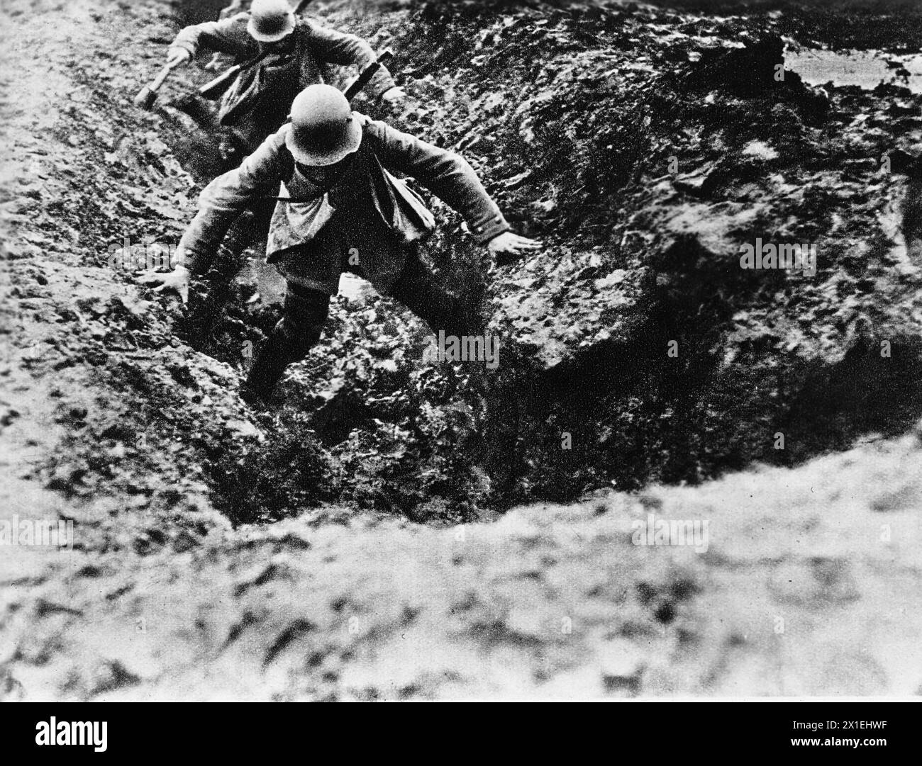 Storm troops, making their way thru a hopelessly muddy trench. 6th ...