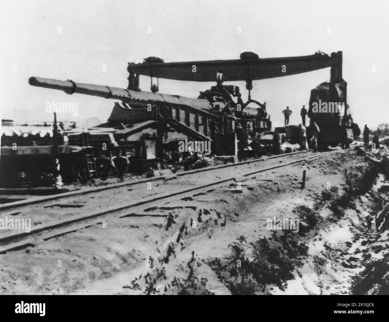 Photograph of Big Bertha, the large German Howitzer gun in World War I ...