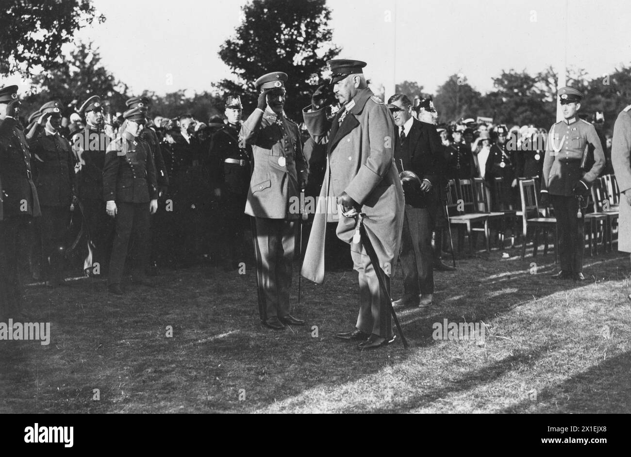 President Von Hindenburg and the Commander of 6th Div., General Baron ...