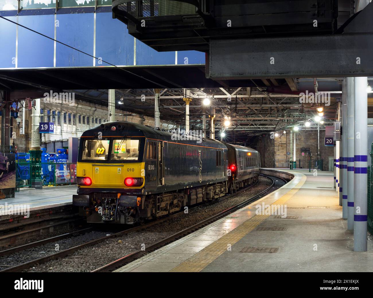 GB railfreight class 92 locomotive at Edinburgh Waverley having Just ...