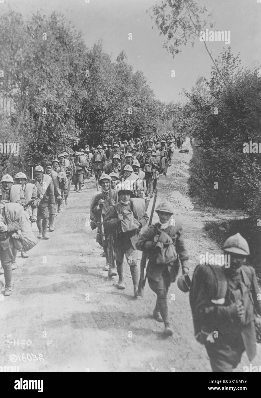World War I Photos: Italian soldiers on the march ca. 1918 Stock Photo ...