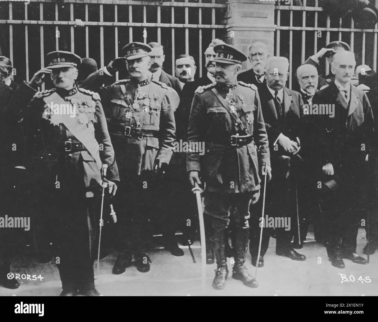 WWI Photos - General Leman, the defender of Liege and his officers ...