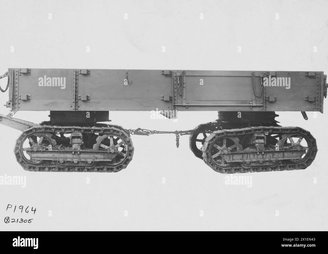 16 ton caterpillar trailer hi-res stock photography and images - Alamy