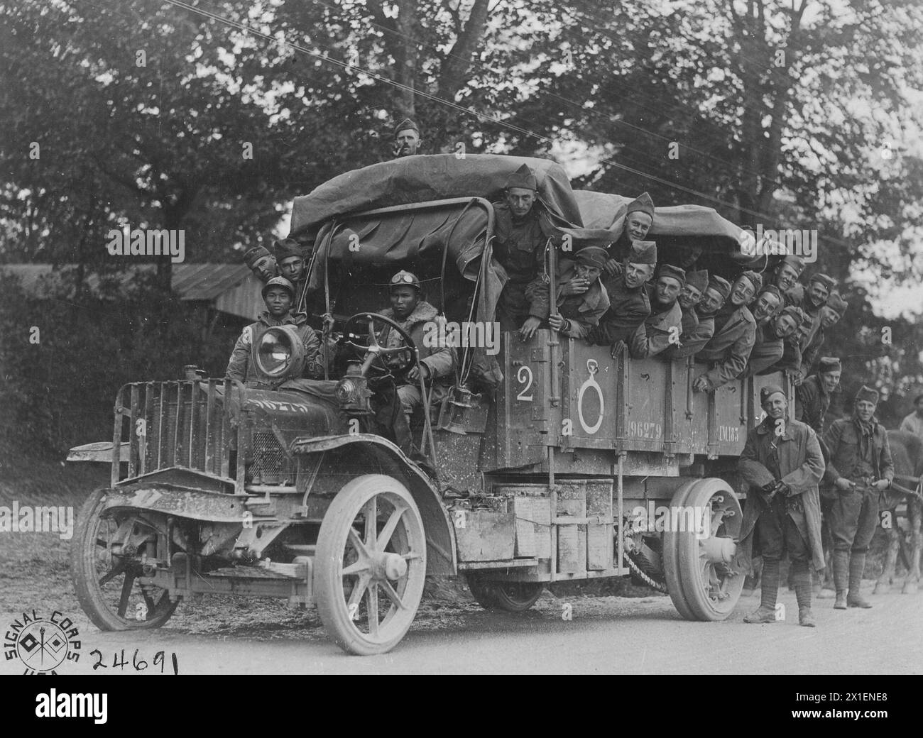 World War I Photos: Soldiers of the 2nd Battalion, 126th Regiment ...