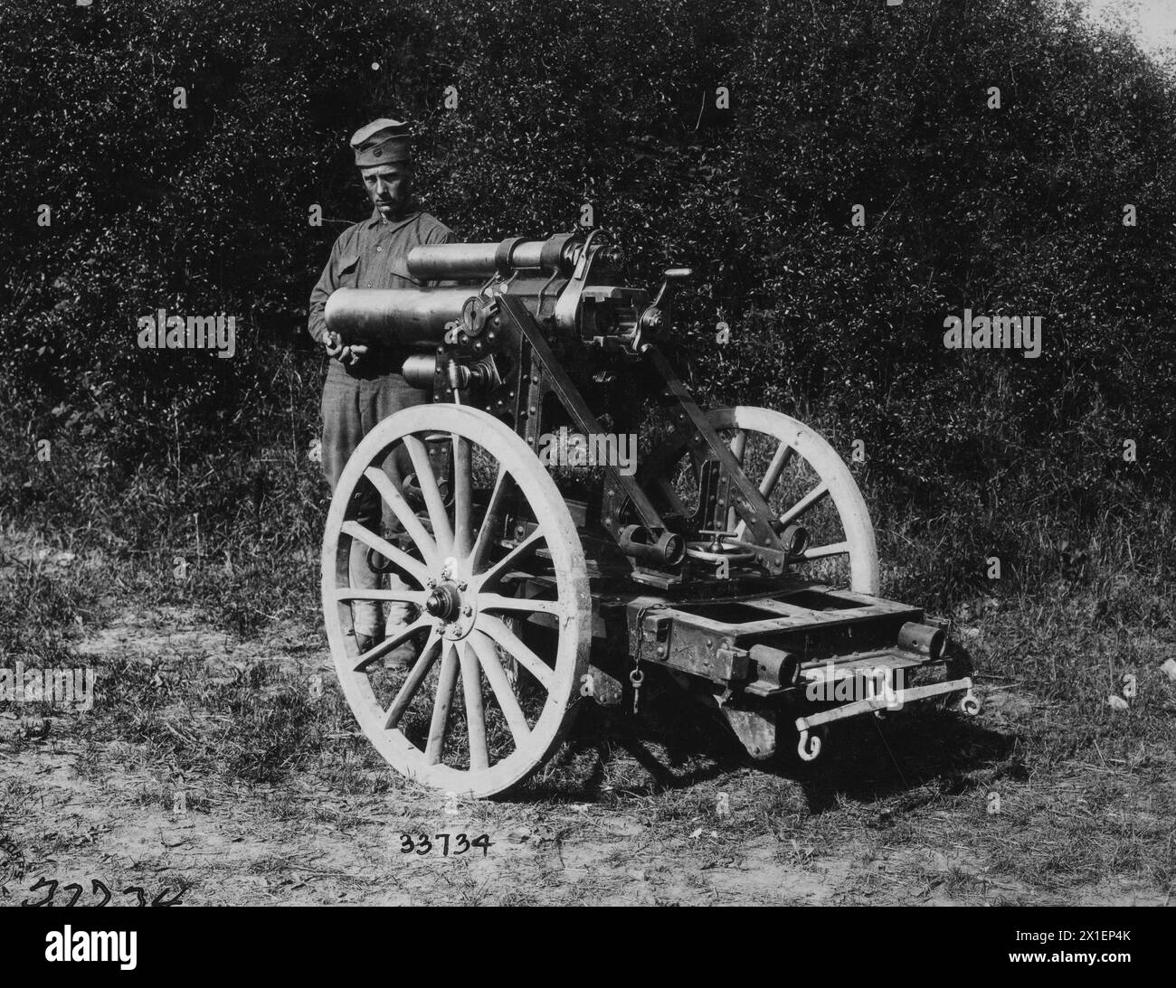 A soldier with a 150 mm model T-1917 trench mortar ca. May 1918 Stock ...