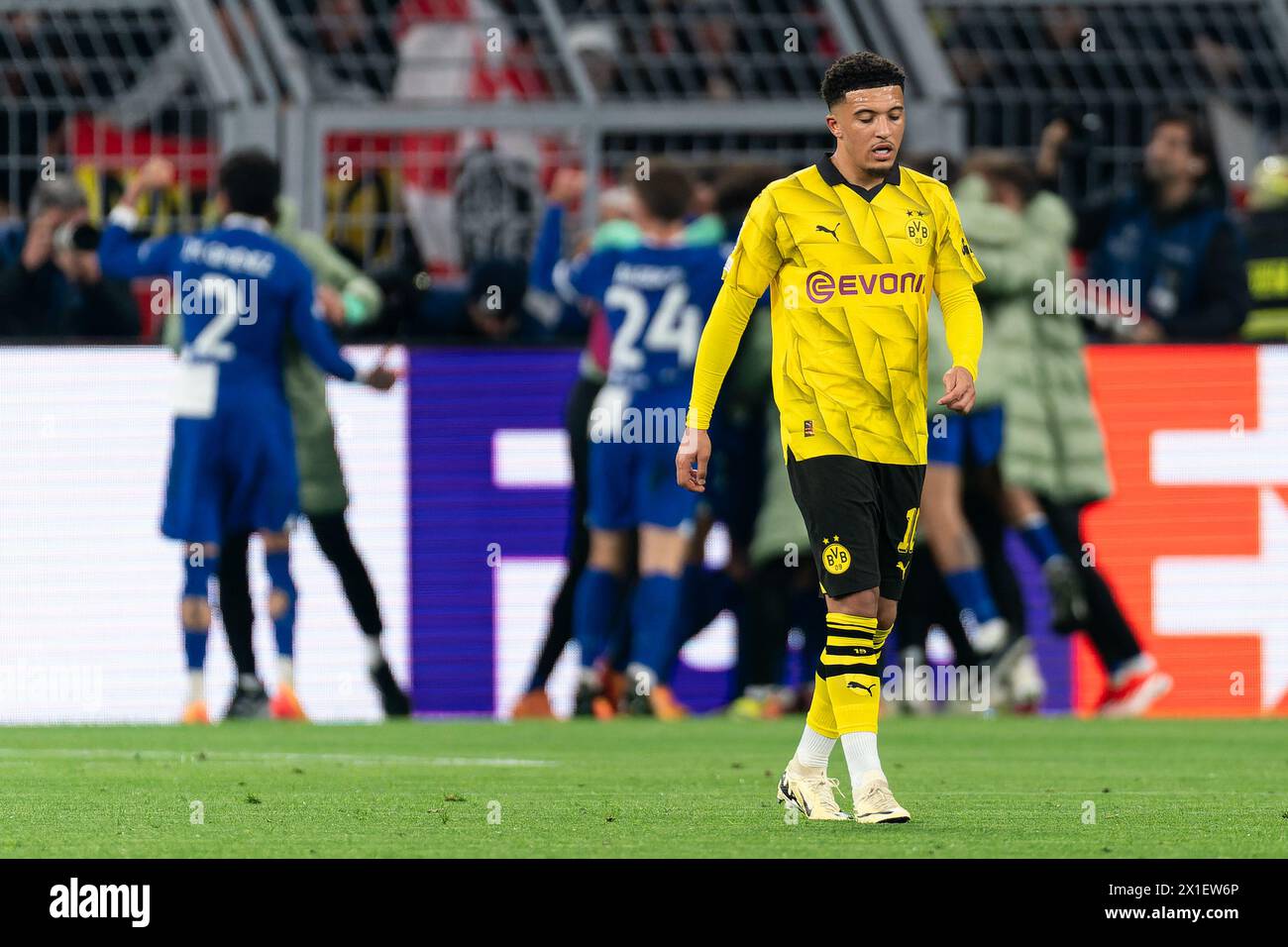 Jadon sancho 2023 dejected hi-res stock photography and images - Alamy