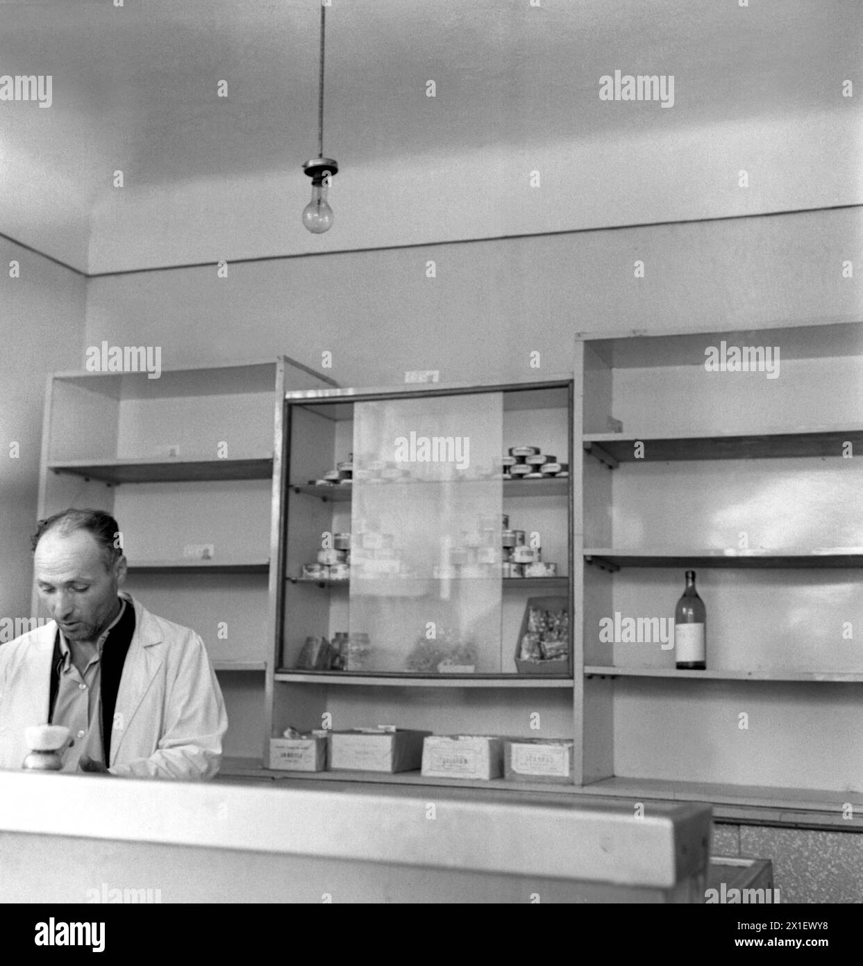 1980s grocery store Black and White Stock Photos & Images - Alamy