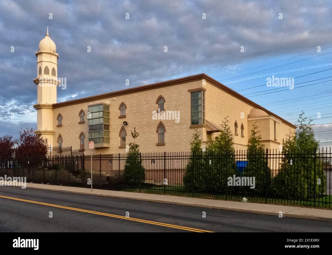 Bait-ul-Aafiyat Mosque, also called the Philly Mosque, at Broad and ...