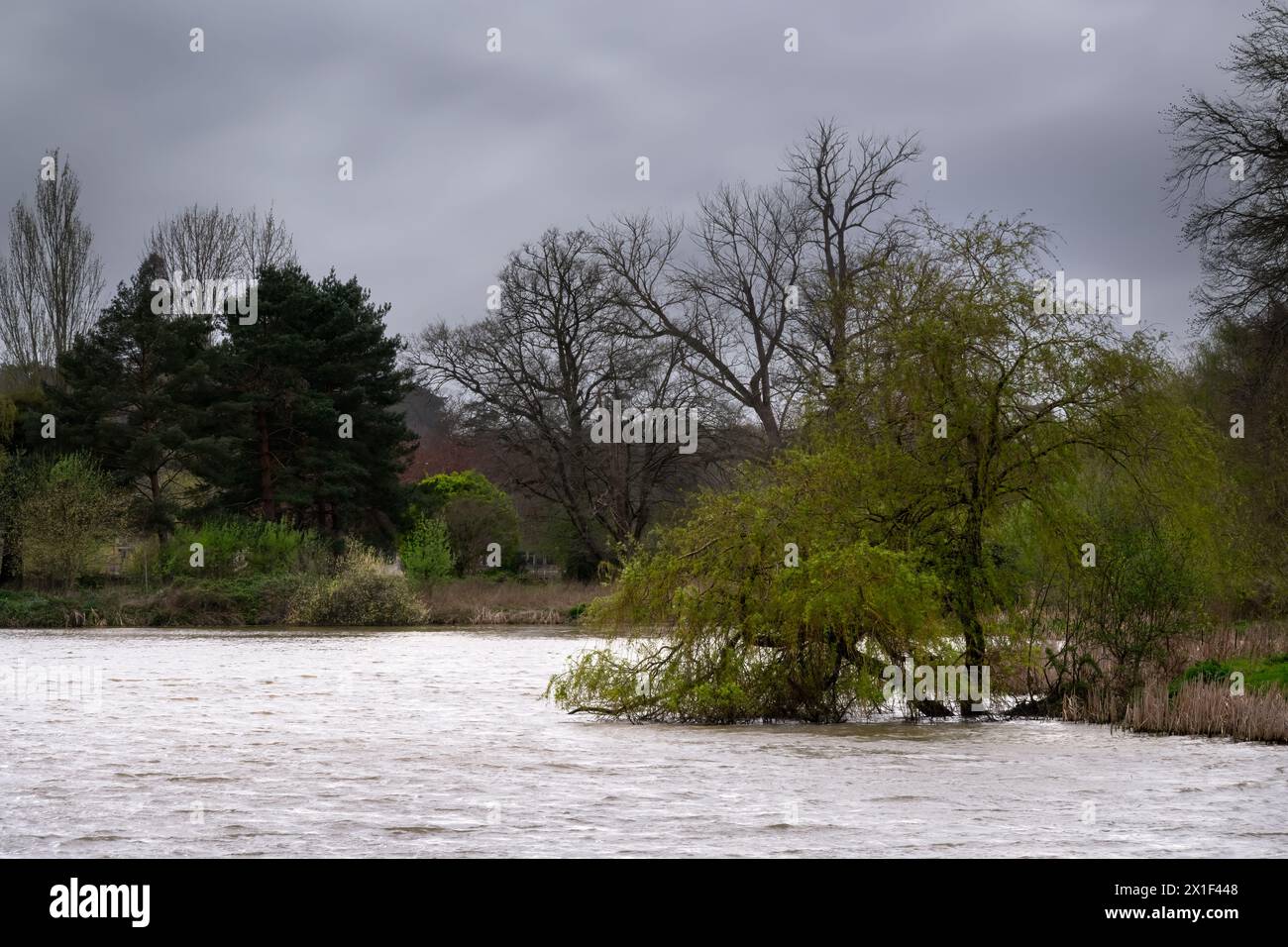 Countryside landscape kent england hi-res stock photography and images ...