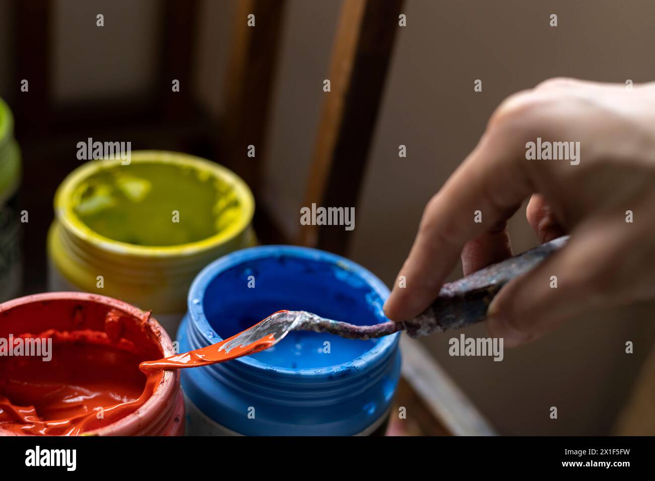Real paint hi-res stock photography and images - Alamy