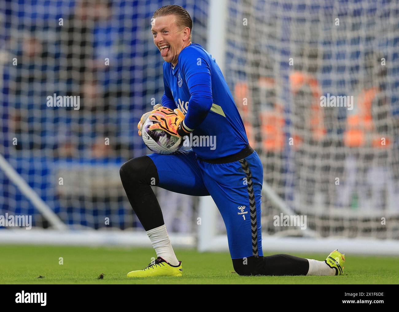 London, UK. 15th Apr, 2024. Jordan Pickford of Everton warms up during ...