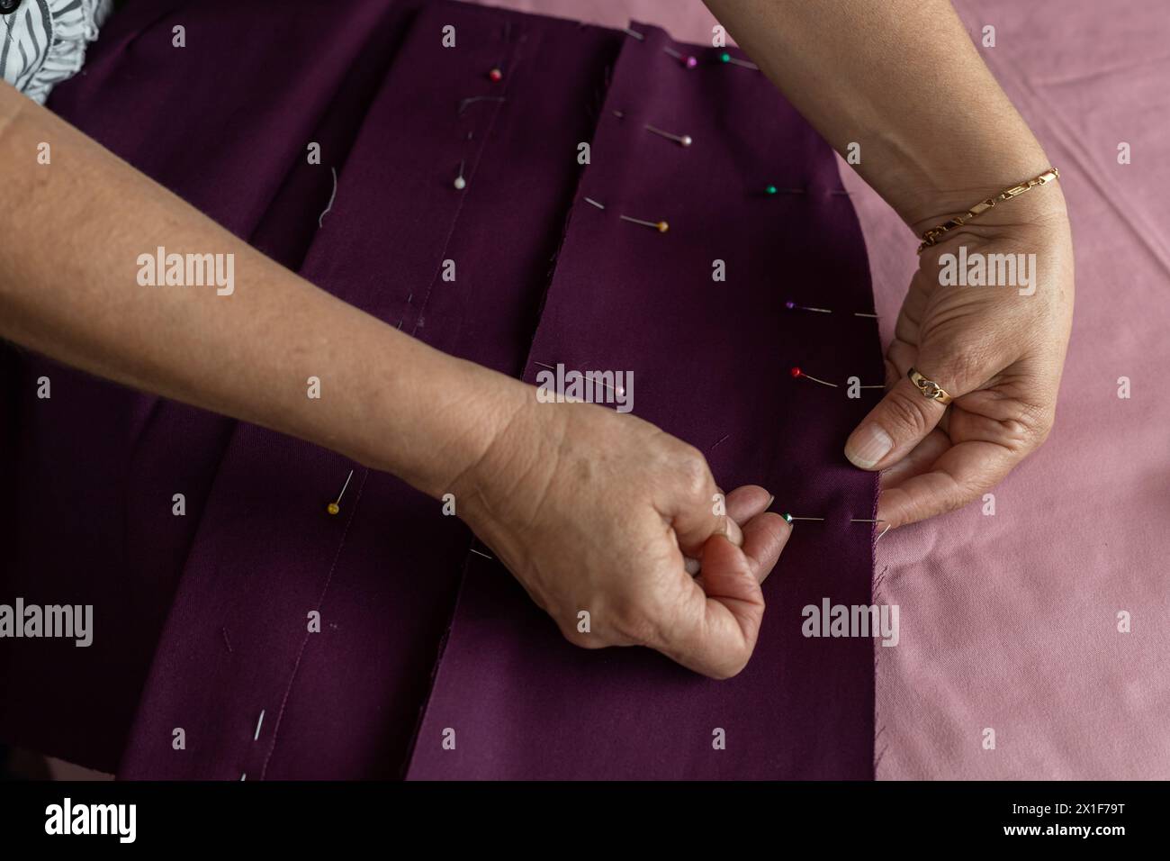 Using sewing machine pins hi-res stock photography and images - Alamy
