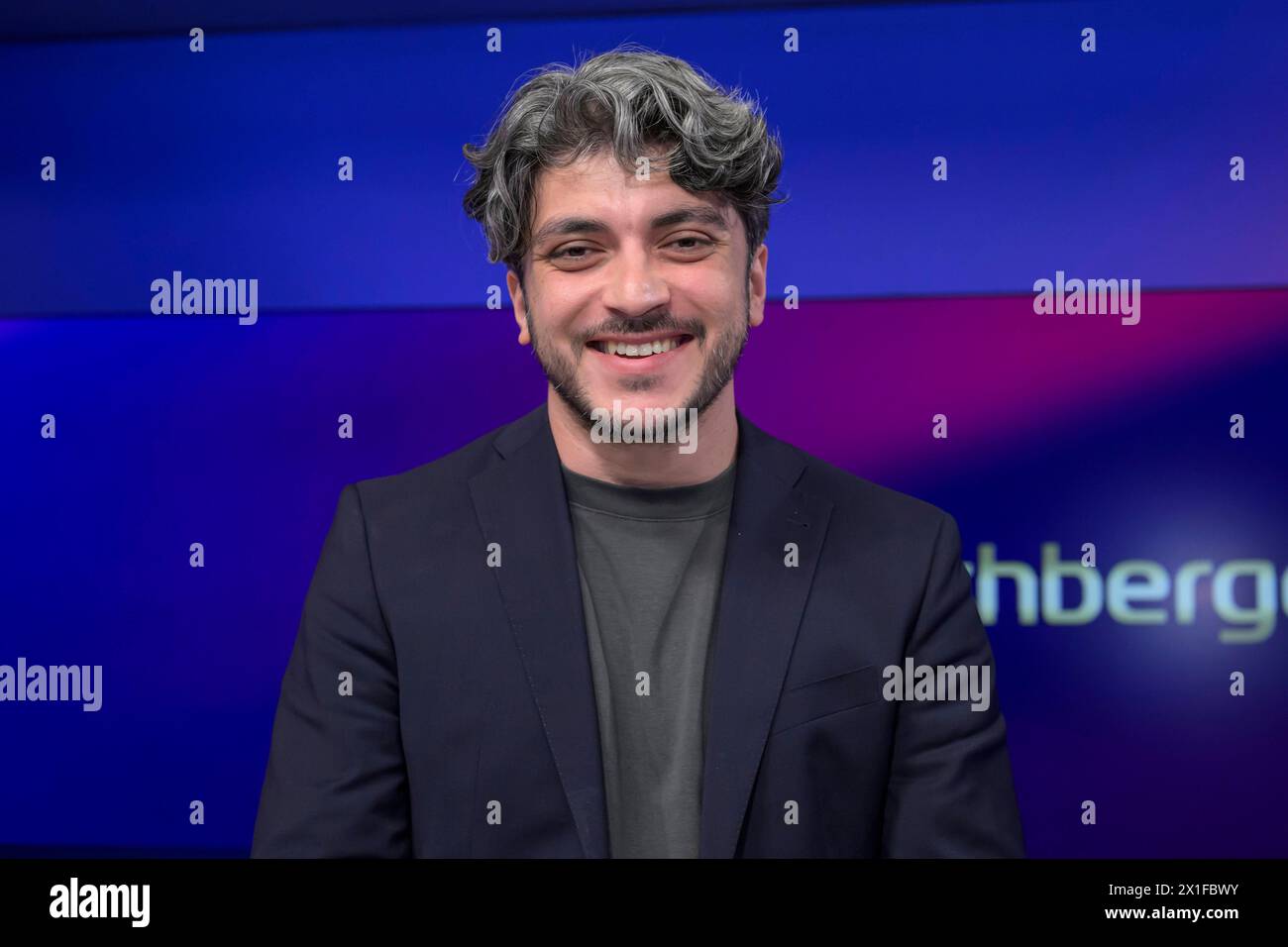 Tv moderatorin war hi-res stock photography and images - Alamy