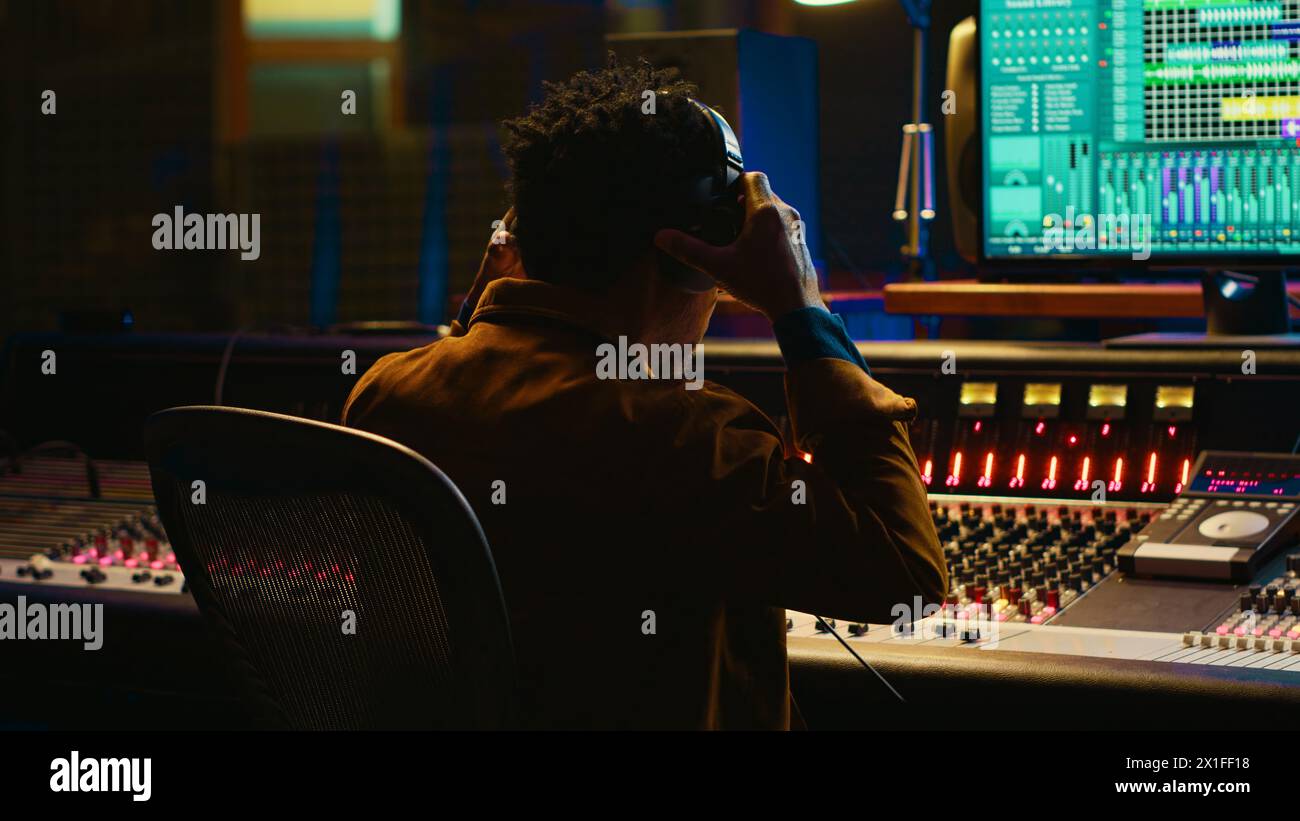 Sound booth camera hi-res stock photography and images - Alamy