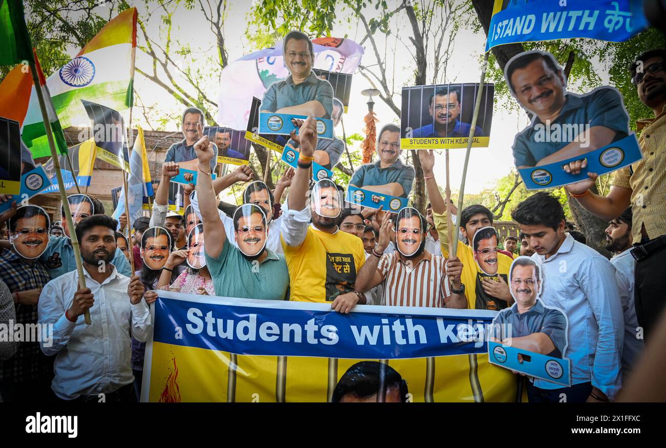 India student party hi-res stock photography and images - Alamy