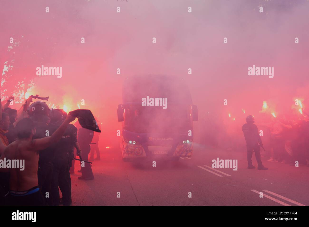 Barcelona, Spain. 16th Apr, 2024. The FC Barcelona team bus arrives at ...