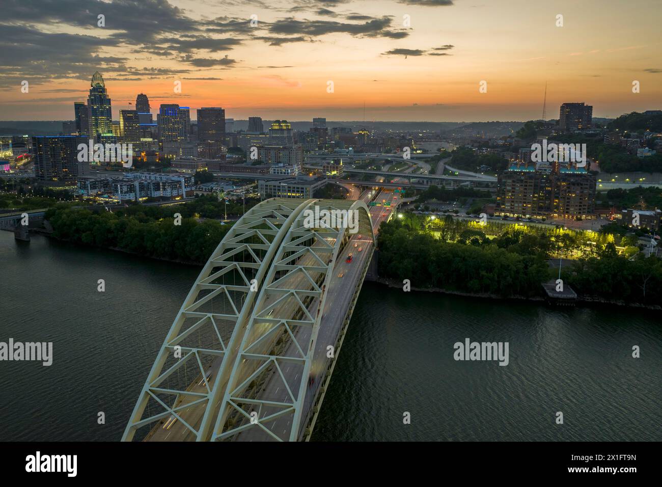 Cincinnati, Ohio with driving cars on Daniel Carter Beard Bridge ...
