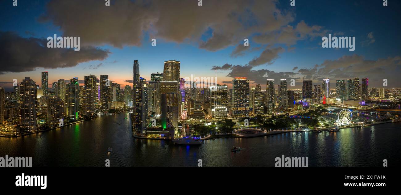 Night urban landscape of downtown district of Miami Brickell in Florida ...