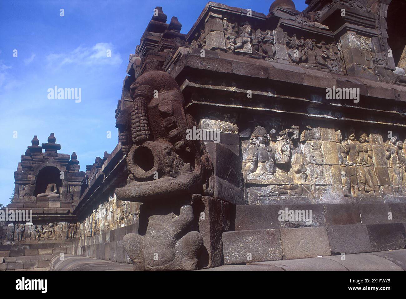 7th century mahayana buddhist temple hi-res stock photography and ...