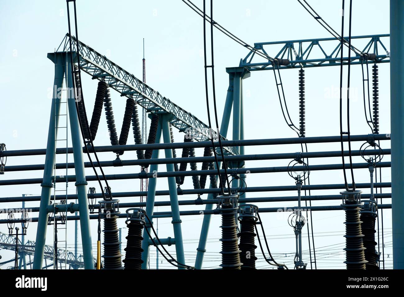 Complex circuit and components hi-res stock photography and images - Alamy