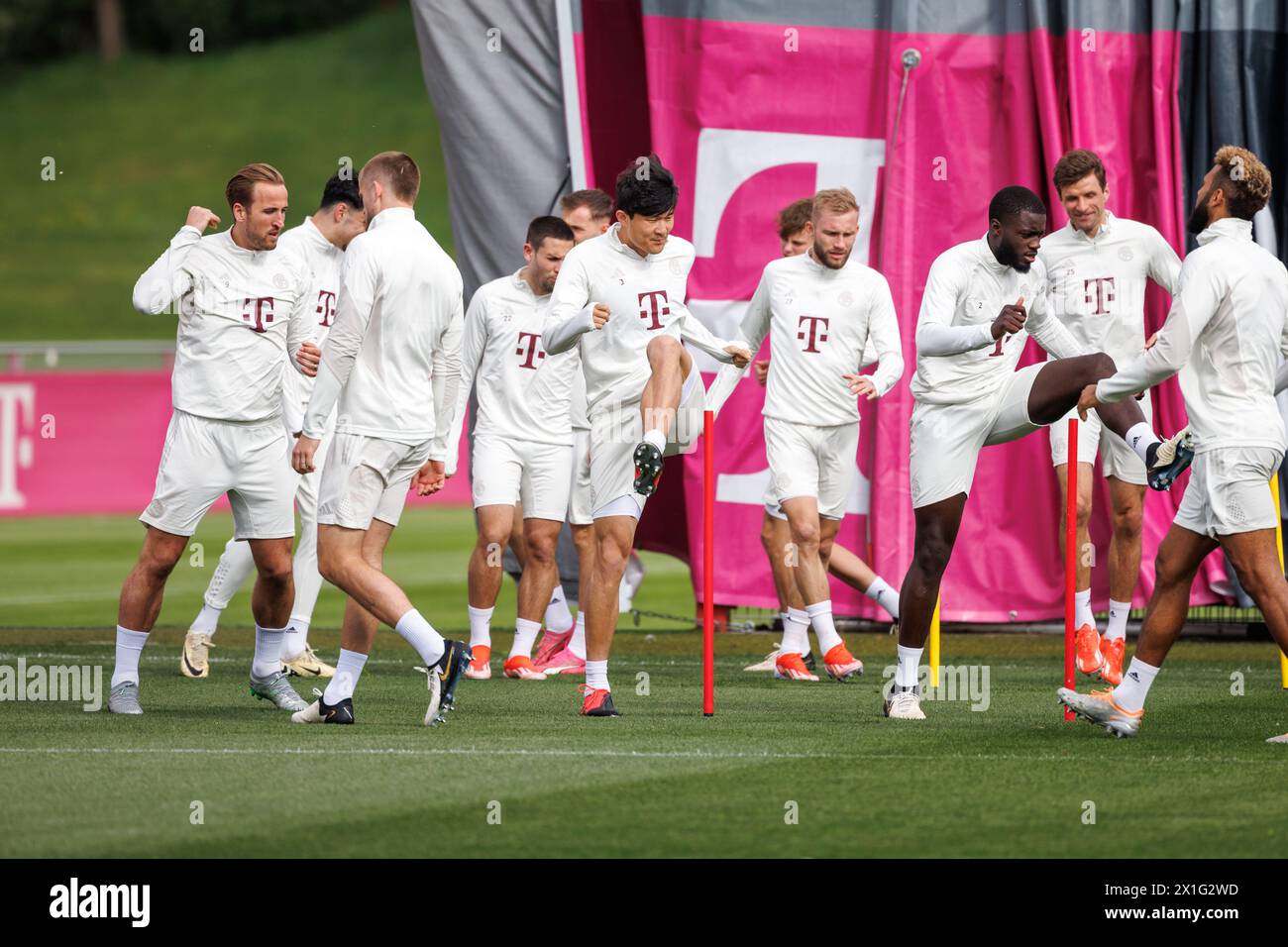 Munich, Germany. 16th Apr, 2024. Soccer: Champions League, FC Bayern ...