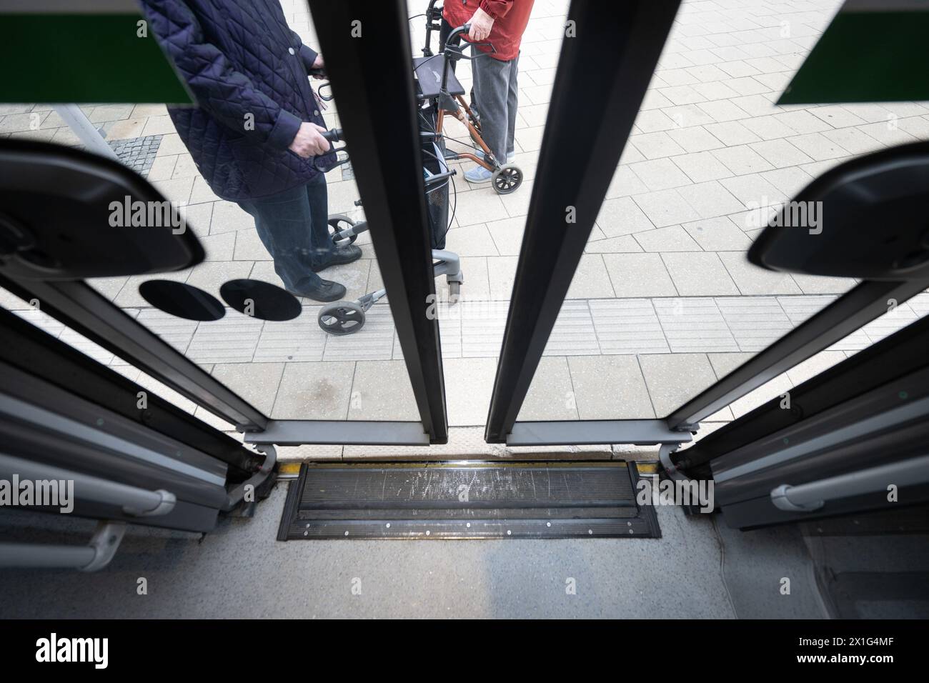 Rollators for the disabled hi-res stock photography and images - Alamy