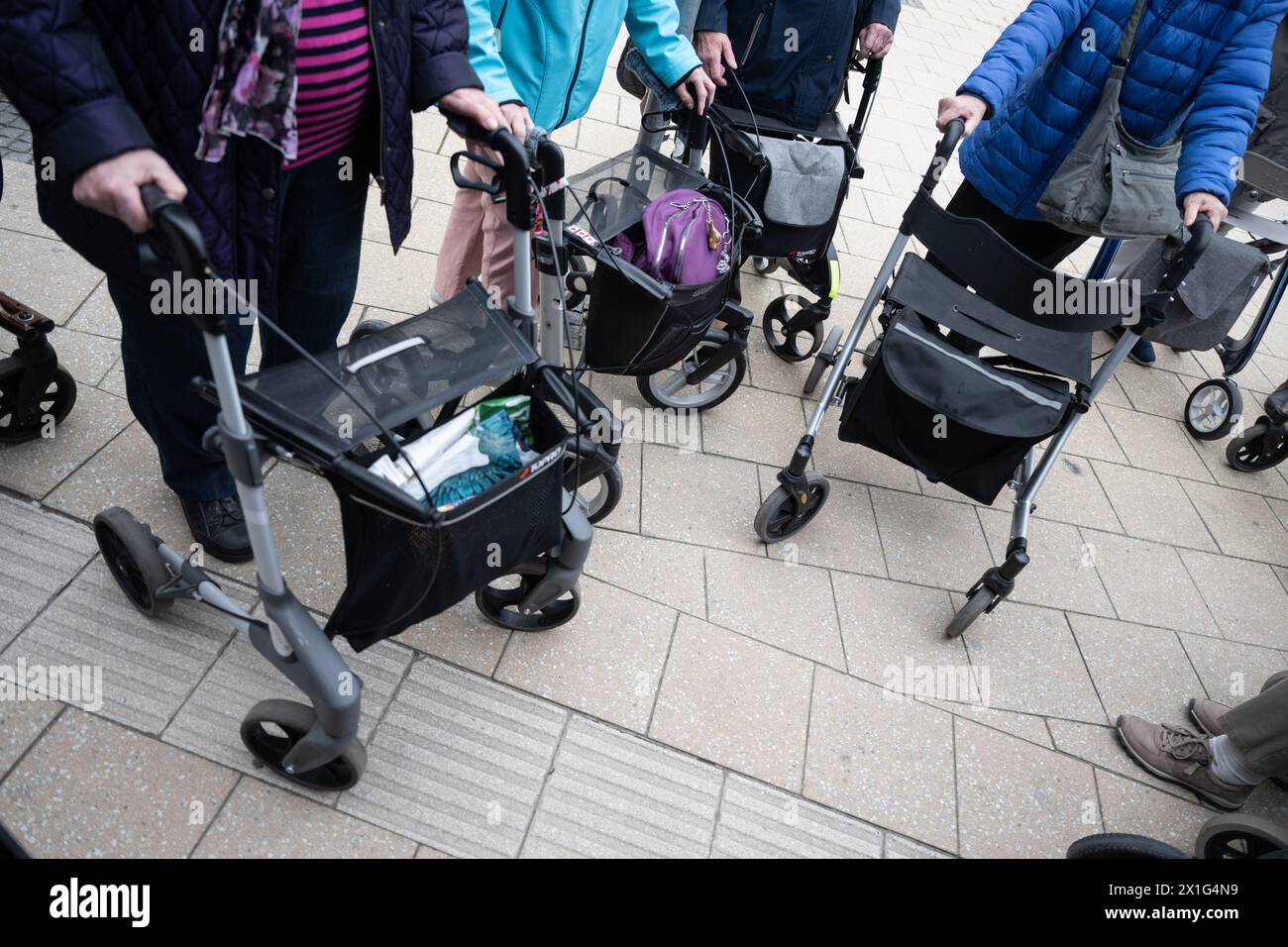 Rollators hi-res stock photography and images - Alamy